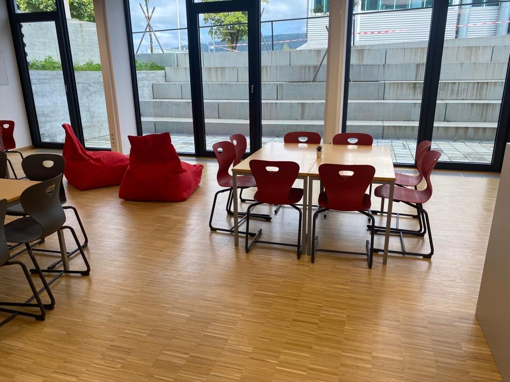 Neueröffnung der Schulbibliothek - HTL Ferlach